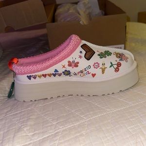UGG | Shoes | Ugg Pink Tazz Slipper Humberto Cruz Pop Sketch Womens ...